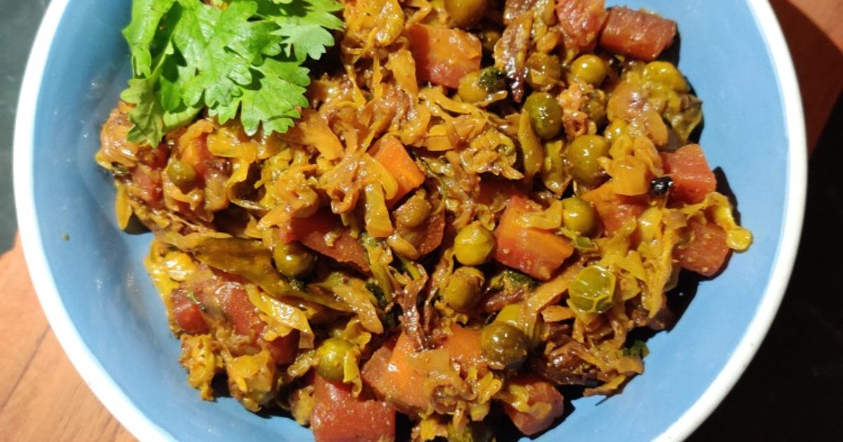 Cabbage Sabzi With Peas Carrot.. Recipe by rama - Cookpad
