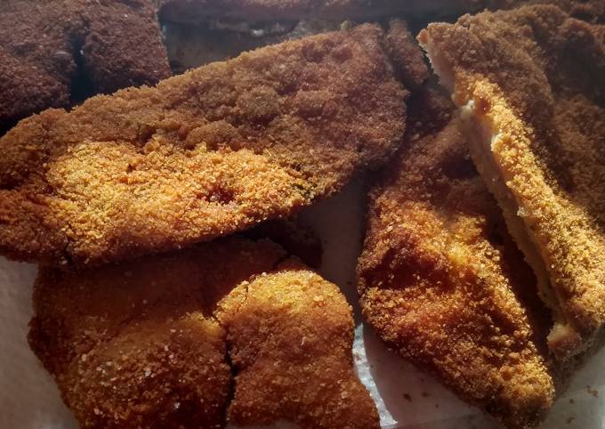 Milanesas de pollo con papas fritas Receta de Sabi- Cookpad