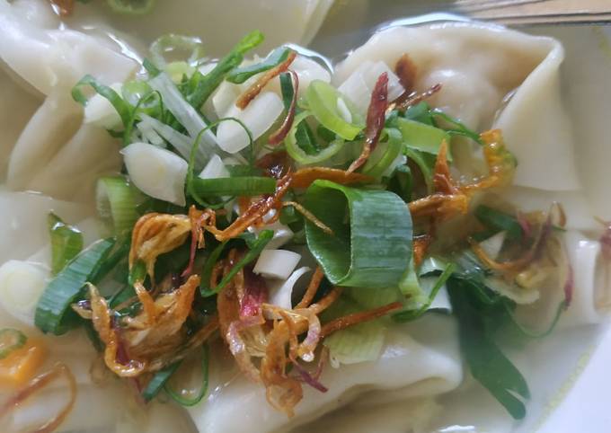 Resep Pangsit kuah isi tahu oleh Arvi jayadi - Cookpad