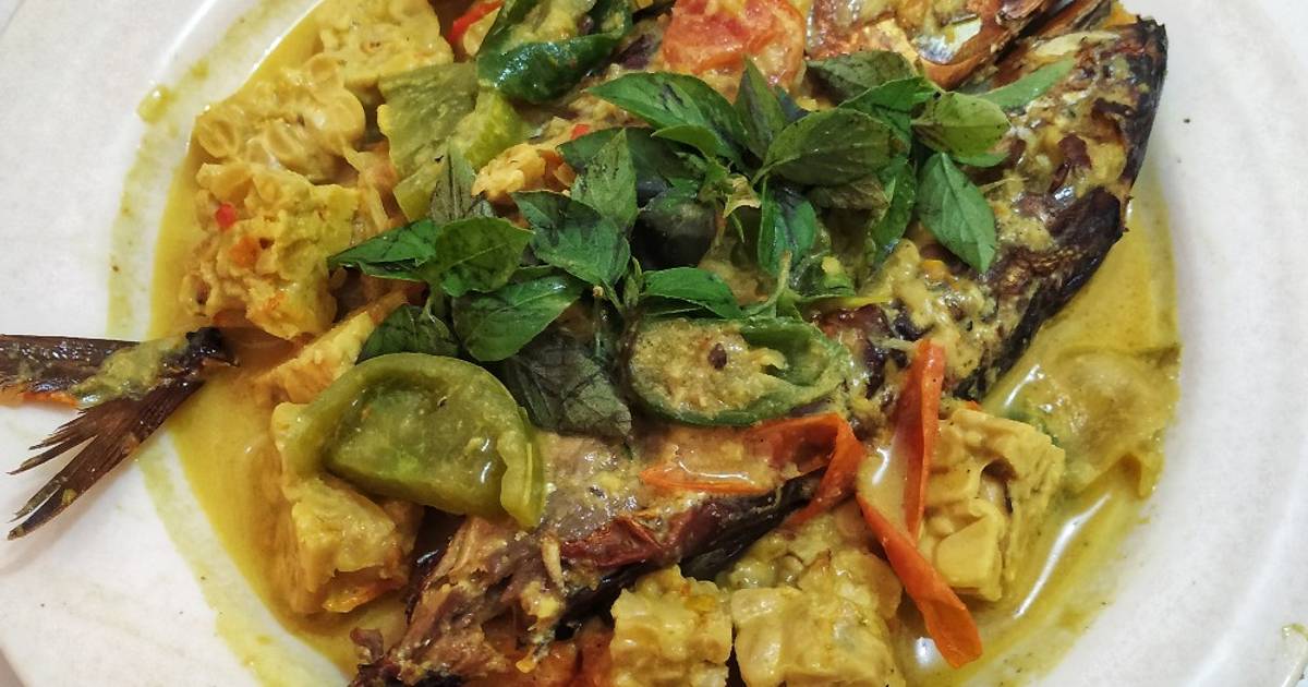 Resep Mangut Ikan Asap oleh Yan Pritaningtyas - Cookpad
