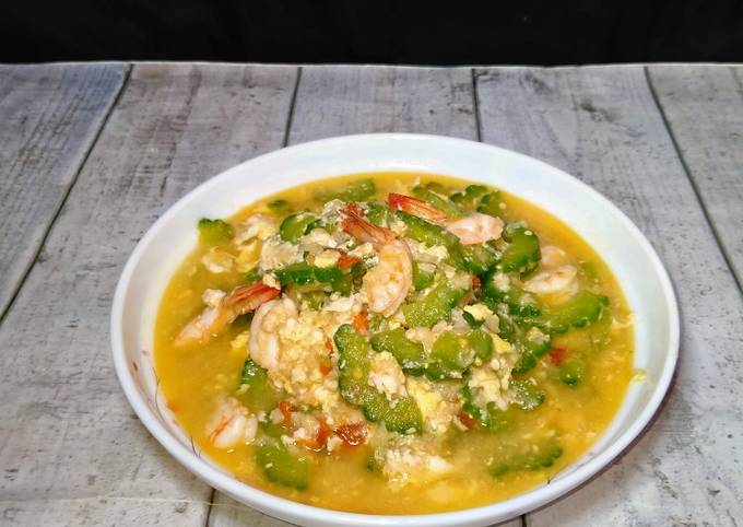 Resipi Peria Telur Pecah Bersama Udang oleh shazrina - Cookpad