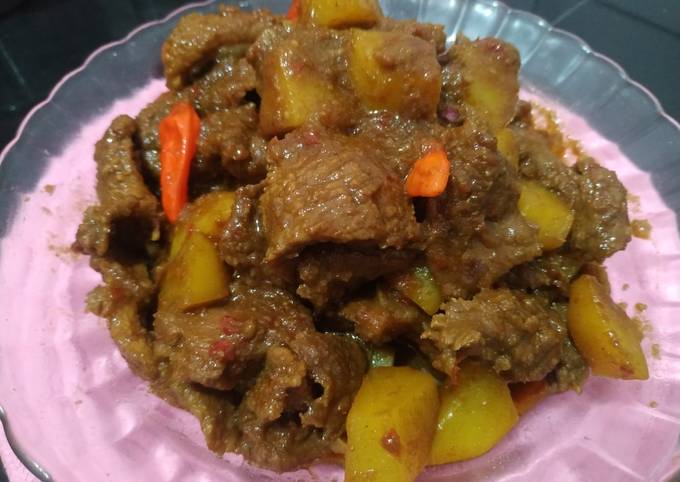 Resep Semur sapi kentang oleh Piko - Cookpad