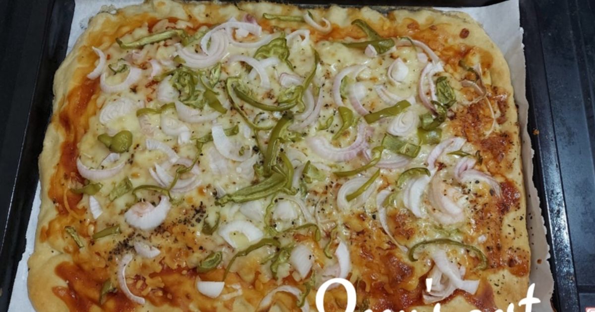 Family Style Rectangular Pizza Recipe by ZMA - Cookpad