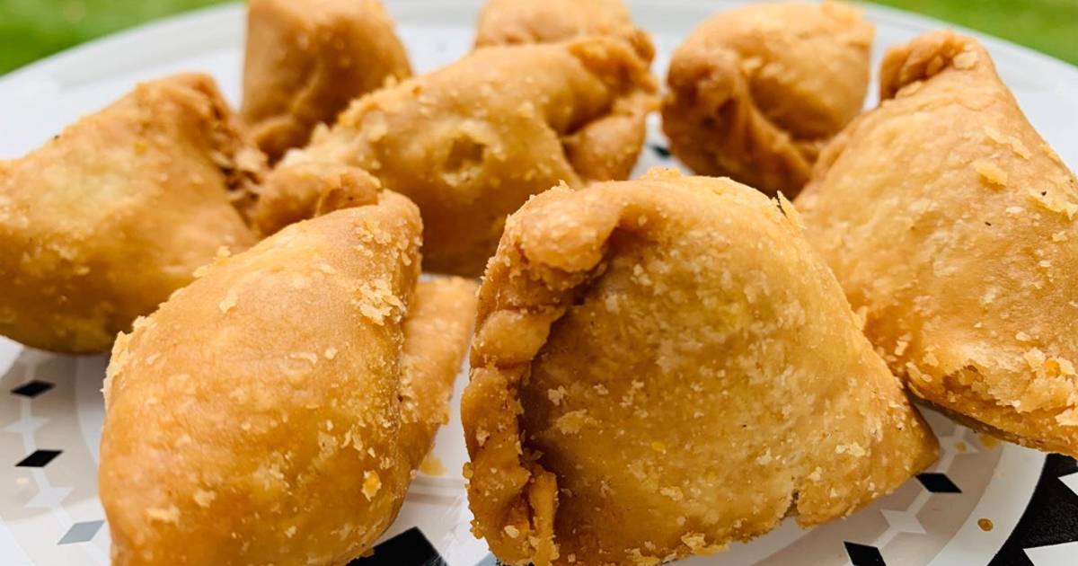 Moong Daal Samosa Recipe by Zaika India - Cookpad