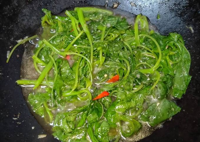 Resipi Bayam Tumis oleh shazrina - Cookpad