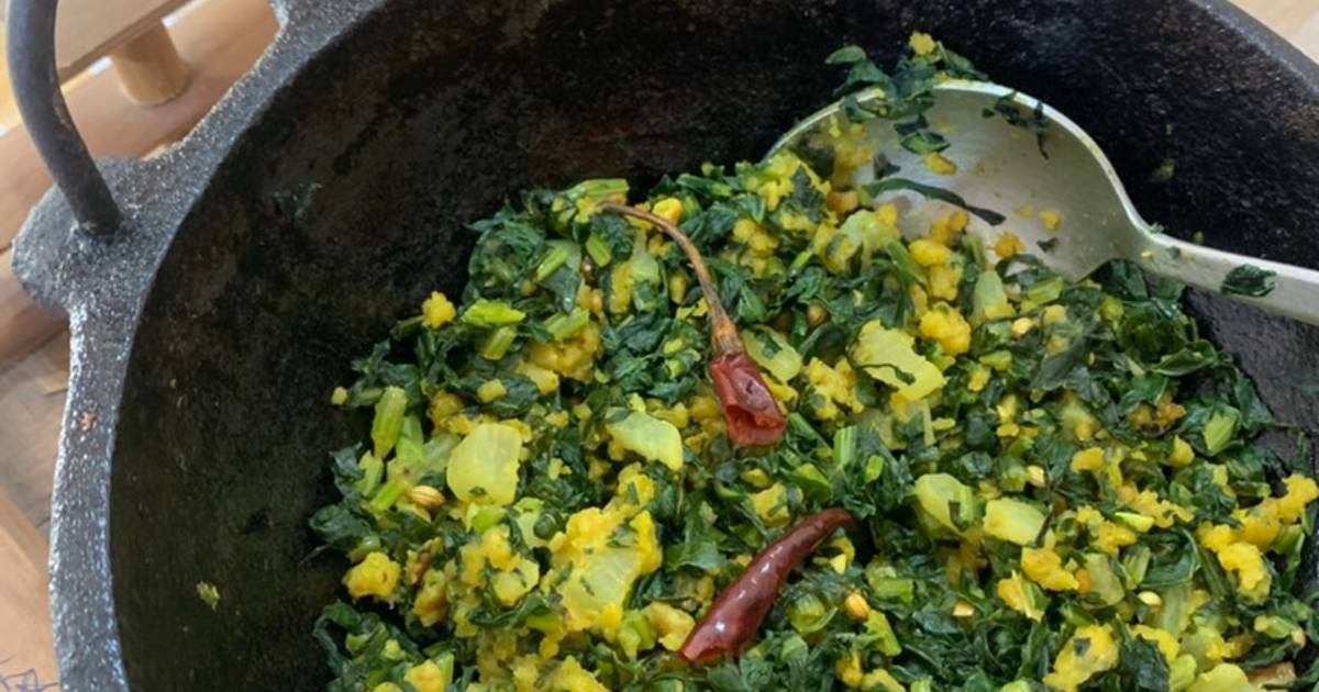 Muli ka saag stir fried with besan (Radish greens with Gram flour ...
