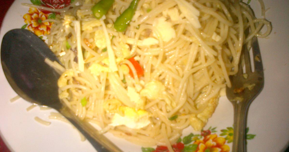 Resep Spaghetti aglio e olio alah rumahan aja oleh elin aryani - Cookpad