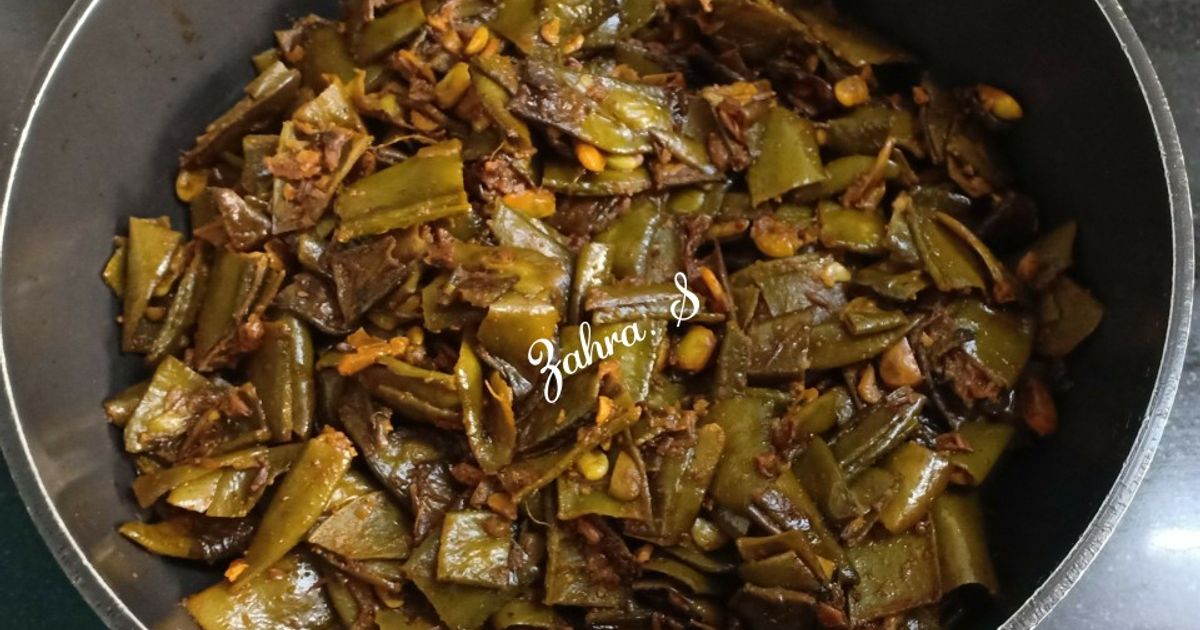 Dry Sem Sabzi (Flat Beans) Recipe by Zahra Shaikh - Cookpad