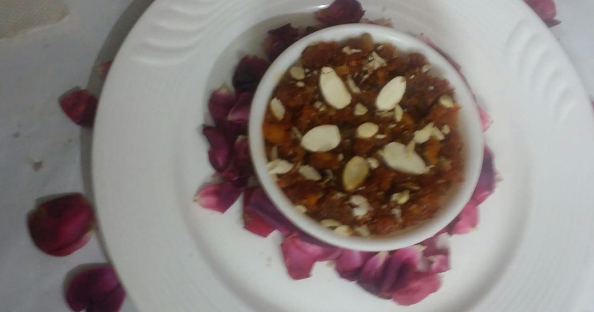 Moong Dal Ka Halwa Recipe by Dipti Bhatia - Cookpad