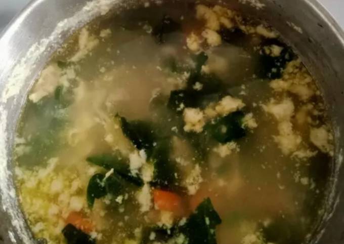 Resep Sop telur super simple oleh riska - Cookpad