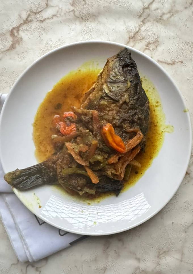 Resep Ikan Mas Masak Acar Kuning oleh Rini Dwi Astuti - Cookpad