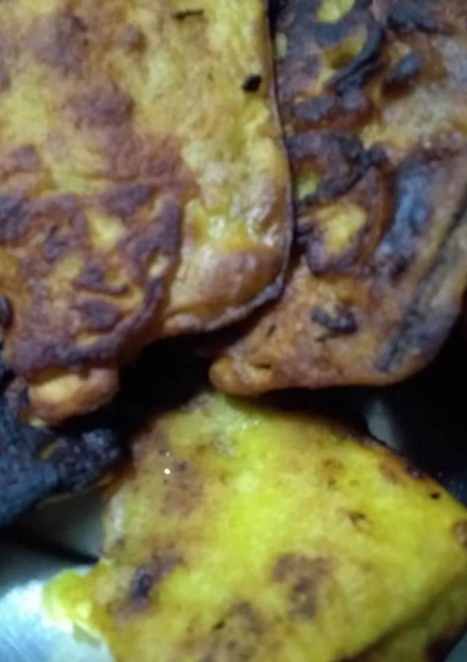 Brinjal fry Recipe by Poonam ranga - Cookpad