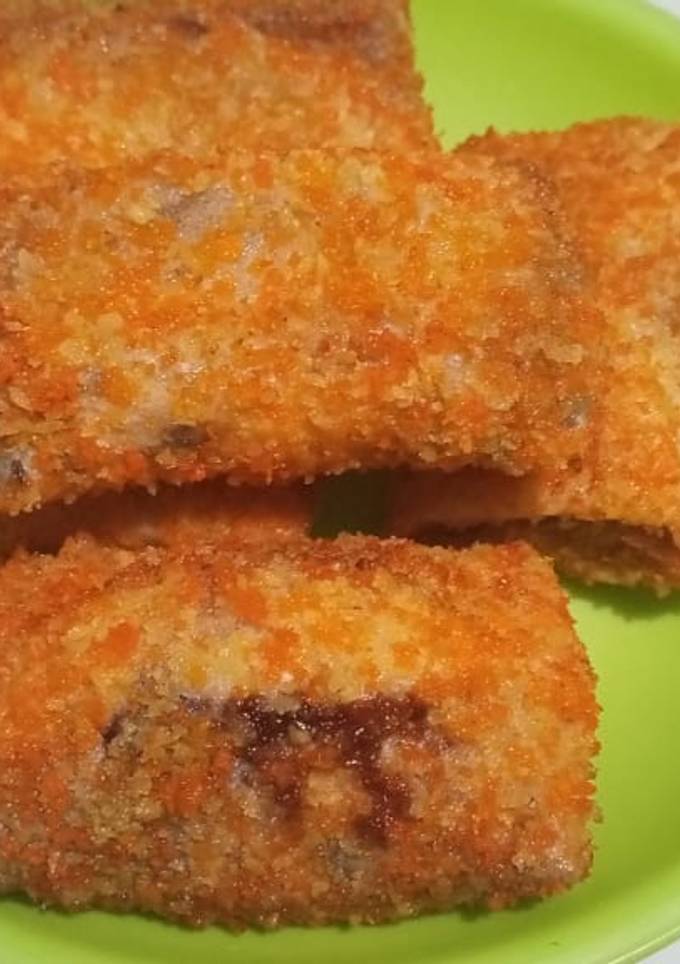 Resep Ricokkesang (risol coklat keju pisang) oleh Tia Handayani - Cookpad