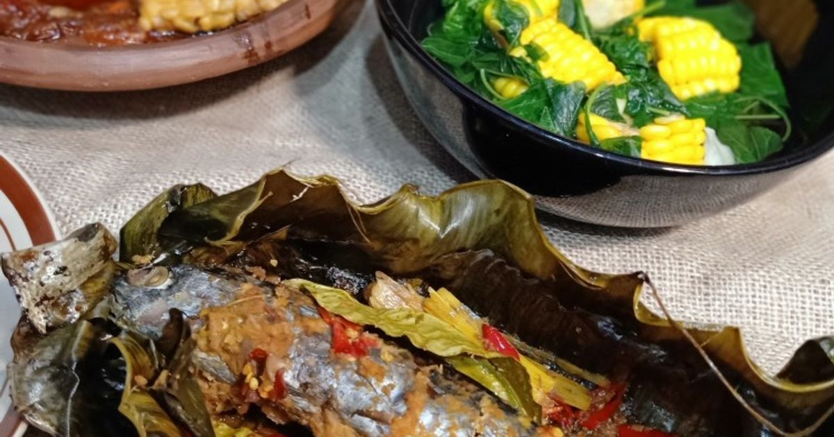 Resep Pelas/Pepes Tongkol oleh Ratih Permatasari - Cookpad