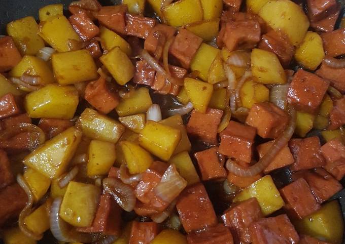 Resep Chicken Luncheon Kentang masak Kecap oleh Lenny Puspitasari - Cookpad