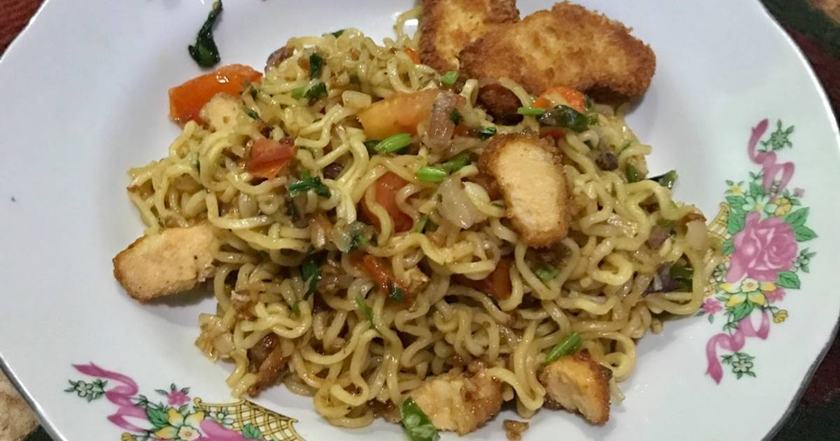 Resep Indomie goreng nuget oleh raditya tanjung - Cookpad