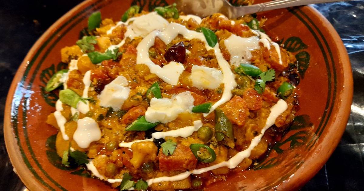 🌶🍅🥕🥔Creamy vegetables karahi🥔🥕🍅🌶 Recipe by Zainab Khan - Cookpad