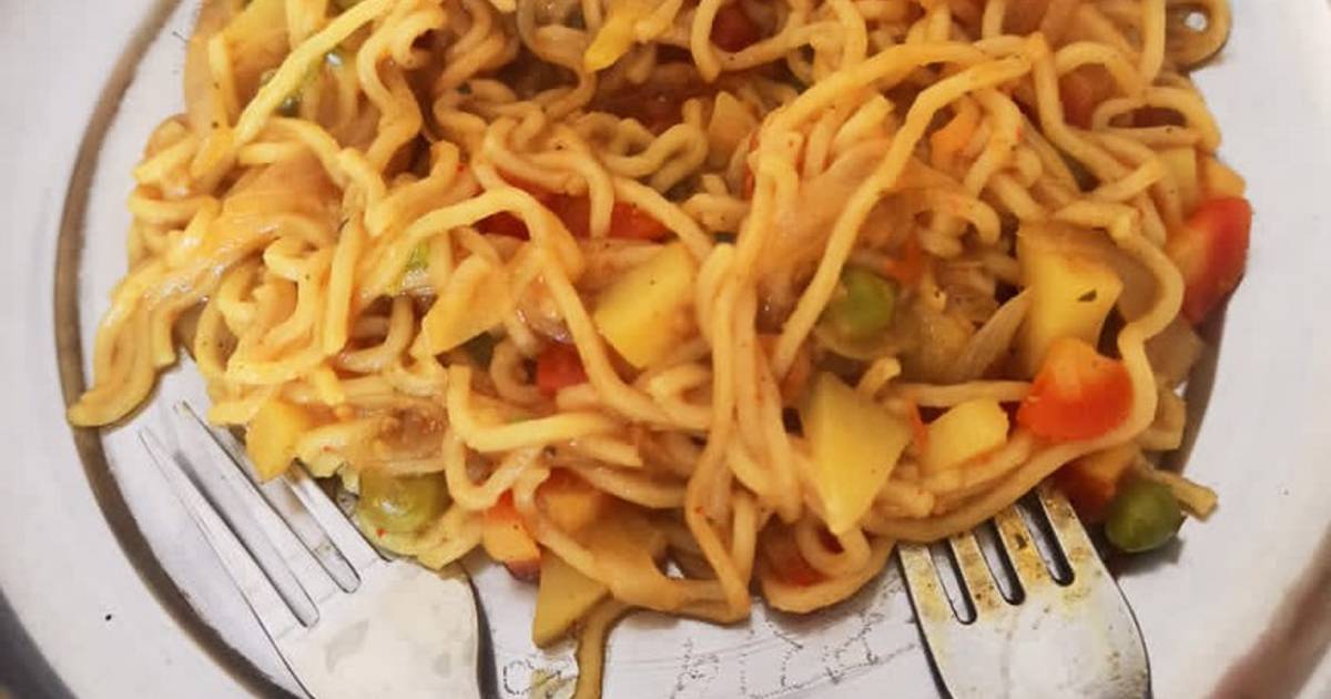 Veg maggi Recipe by Sudesh Rani - Cookpad