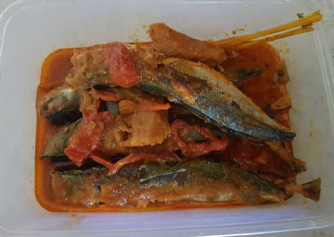 Resep Ikan Pindang Bumbu Kuning Pedas Oleh Haryati Cookpad