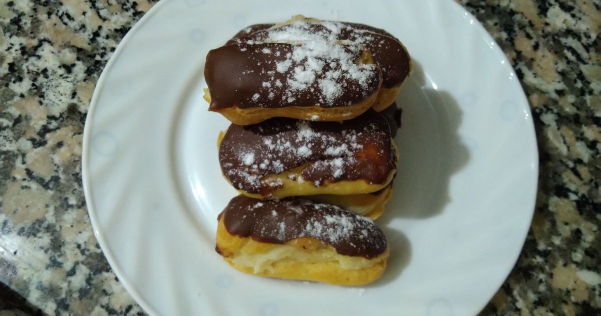 Resep éclair/ Ekler (Kue Soes Topping Cokelat) oleh Kami Di Turki - Cookpad