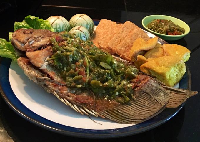Resep Gurame goreng sambal Ijo oleh Rim’s Kitchen - Cookpad
