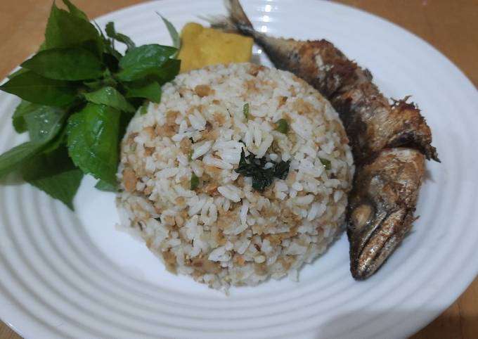 Resep 48. Nasi tutug oncom nikmat oleh Rineka Dewi Alus - Cookpad