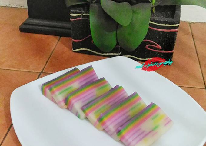 Resep Lapis Sagu Rainbow oleh Dhee - Cookpad