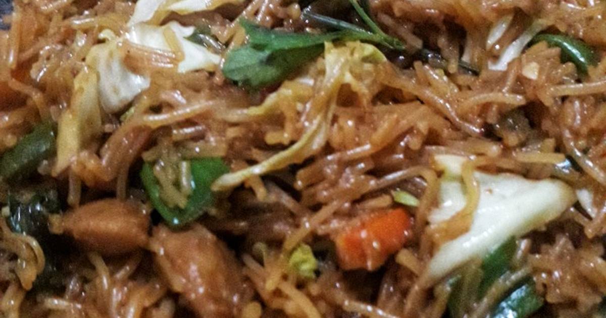 Resep Bihun Goreng Simple oleh Momiera - Cookpad