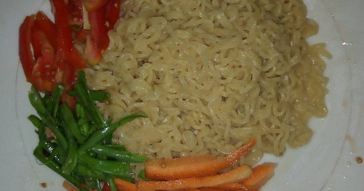 Indomie noodles with assorted veggies Recipe by Abjm Ohagi Chiaka - Cookpad
