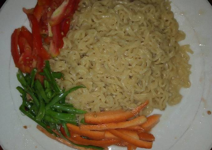 Indomie noodles with assorted veggies Recipe by Abjm Ohagi Chiaka - Cookpad