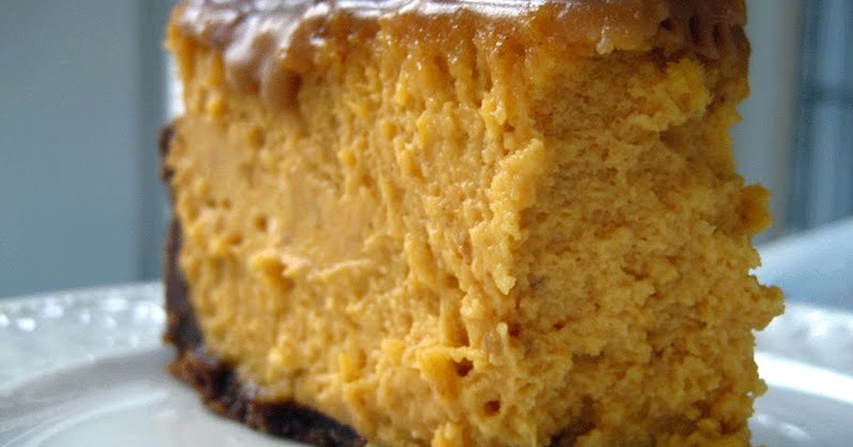Pumpkin Cheesecake With Gingersnap Crust & Praline Caramel Topping ...