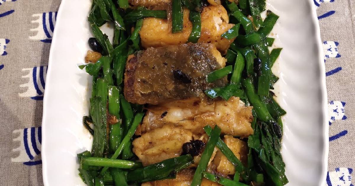 Fish with Chives Recipe by Meme - Cookpad