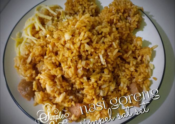 Resep Nasi goreng simple sat set 🧡 oleh Endah Mumpuni - Cookpad