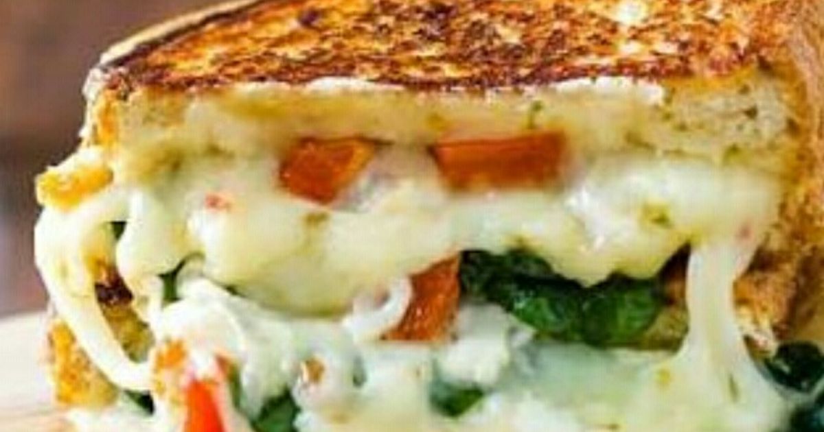 Veggies Mayo Toast Recipe by Priya Arora - Cookpad