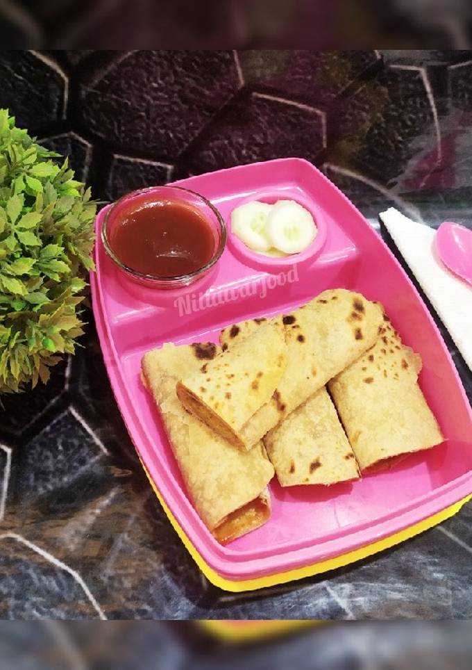 Potato Chapati Roll Recipe by Sakshi Nillawar - Cookpad