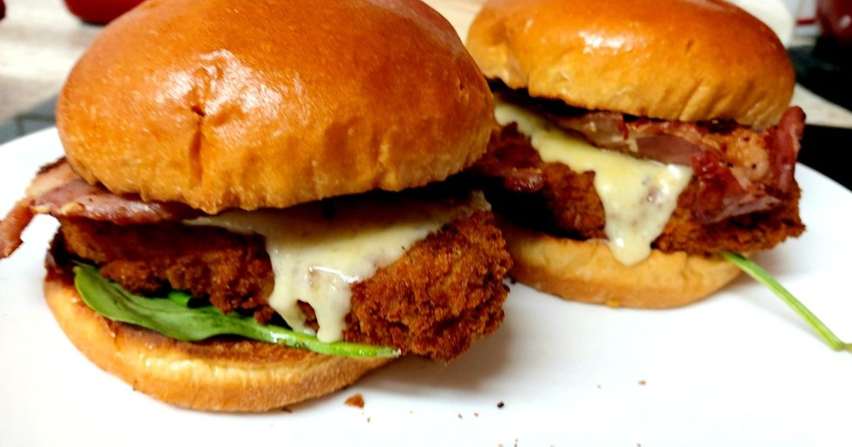 My Breaded Chicken Burger With Bacon,Cheese & Bbq Sauce. 🥰 Recipe by ...