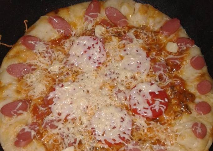 Resep Pizza Teflon modal 15.000 oleh Awsari - Cookpad