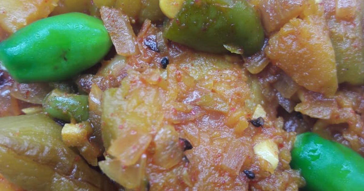 Pointed Gourd And Potatoes Curry Recipe by Diya Sarkar - Cookpad