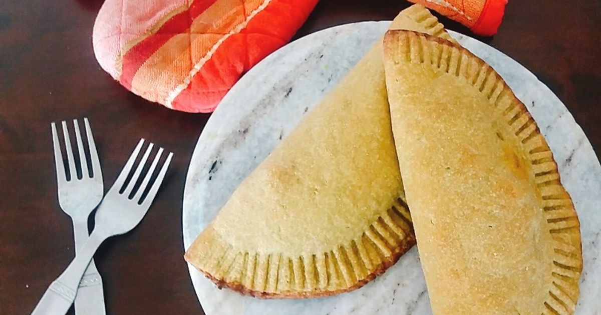 Spinach Chole Calzone Recipe by Illa Kanungo - Cookpad