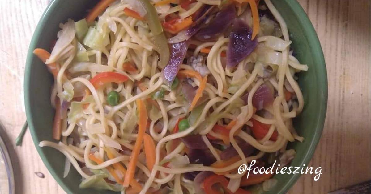 Pancit canton Recipe by Foodieszing - Cookpad