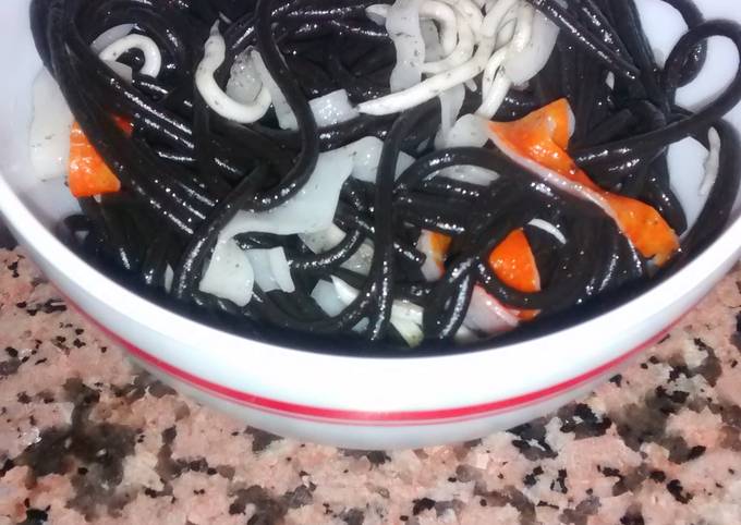 Pasta negra con sabor a mar Receta de Alejandro Moraleda- Cookpad