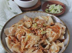 Resep pangsit chili oil pedas lezat mudah dibuat dan layak jual