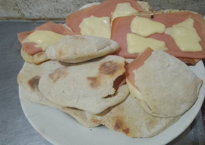 Pan árabe con Jamón y Queso Receta de Agustina Solana- Cookpad
