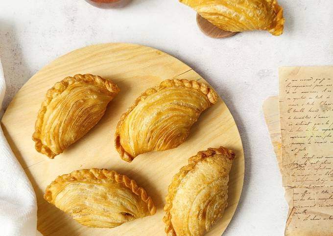 Resep Pastel Pusing / Karipap Isi Ayam Sayur oleh ricke - Cookpad