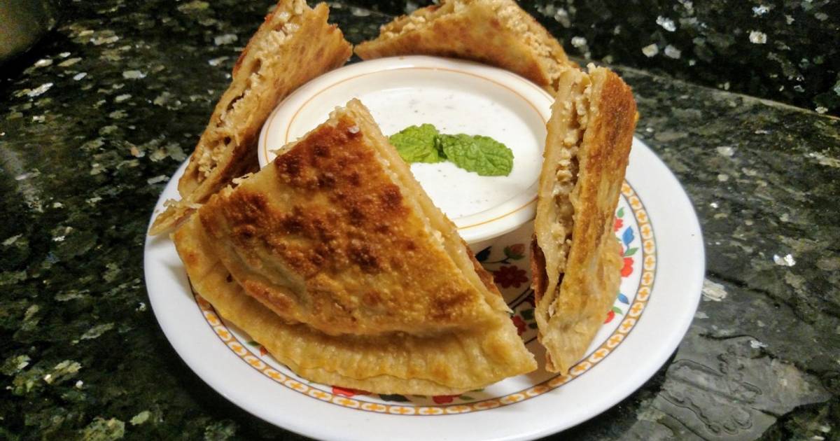 Chicken Cheese Paratha Recipe by HiBa Imran - Cookpad