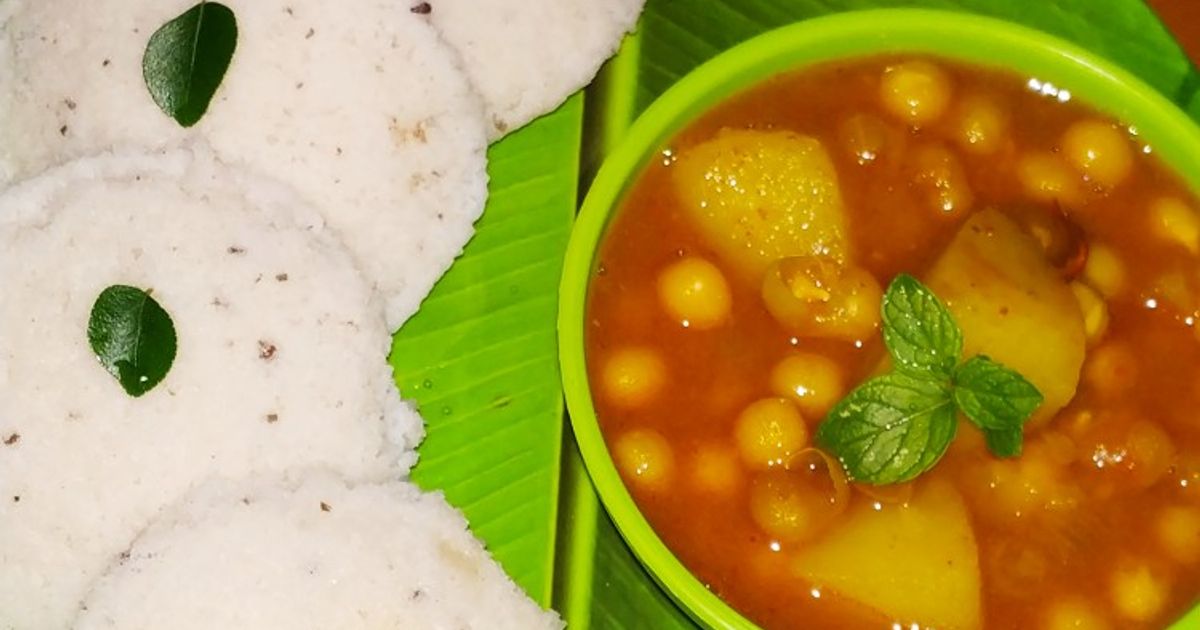 Idli With Ghuguni Recipe by Bibhasini Patra - Cookpad