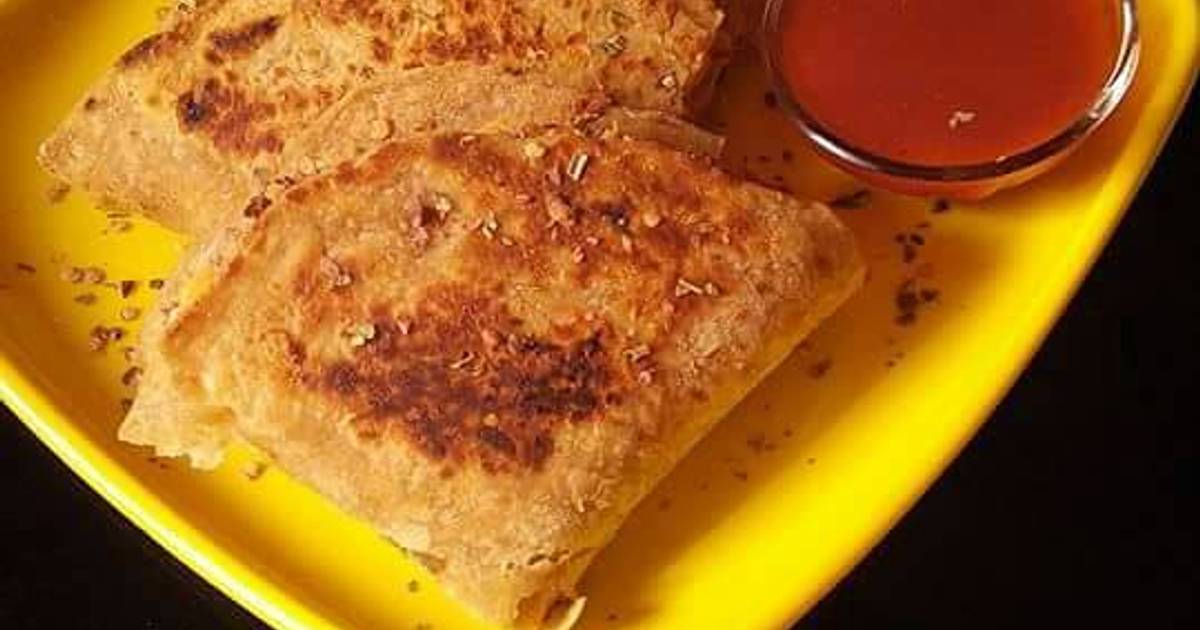 Triangle Roti Pizza Recipe by Saba Firoz Shaikh - Cookpad