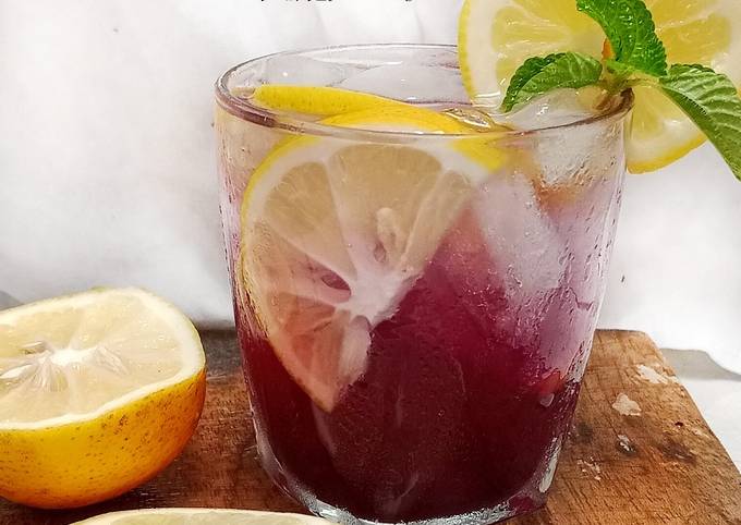 Resep Es Teh Lemon Bunga Telang oleh Fey_Pawonmungil - Cookpad