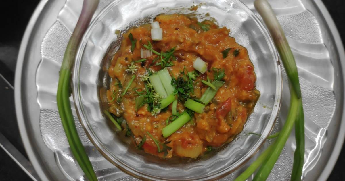 Spring Onion Curry with Besan Recipe by Anoli Vinchhi - Cookpad