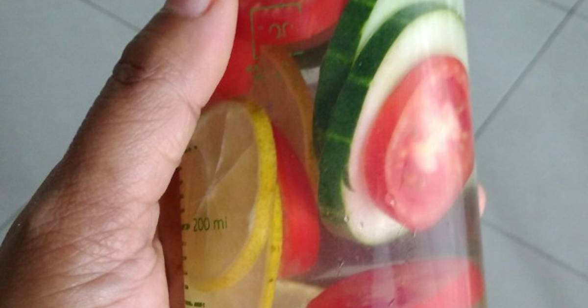 Resep Infused water minimalis oleh dapur yuni - Cookpad